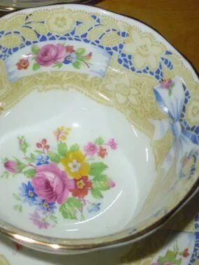 Royal Albert | Dining | 4 Royal Albert Tea Cup Saucer Valentine Ribbon ...